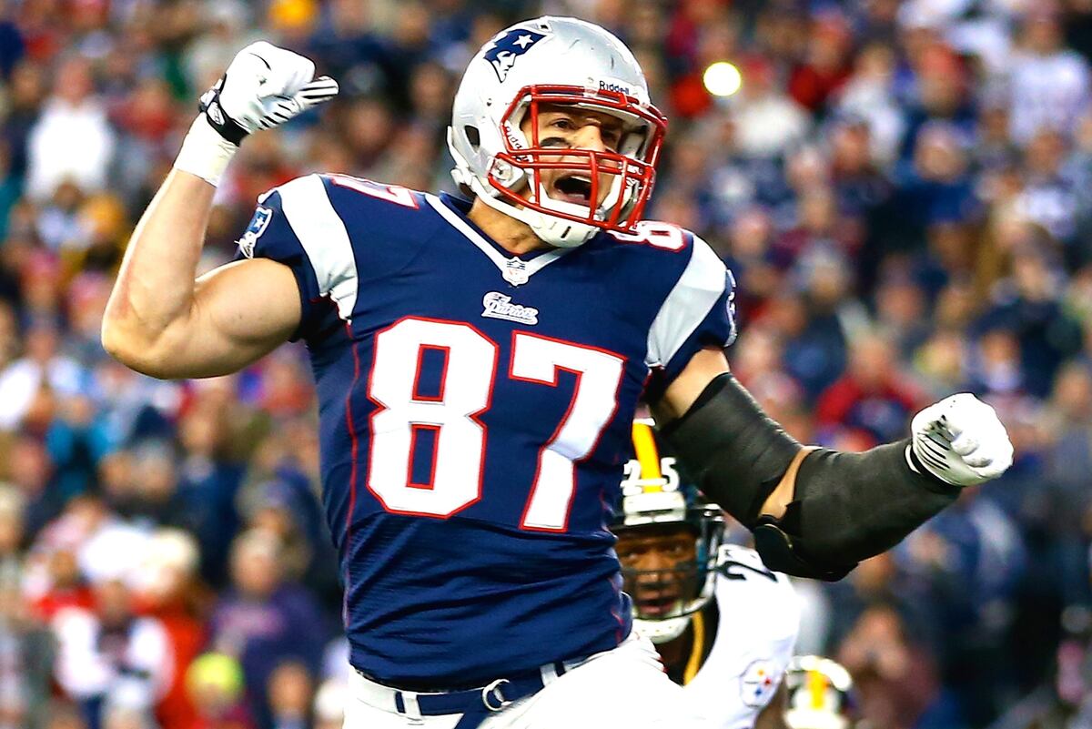 Rob Gronkowski Injury: Updates on Patriots TE's Recovery from Knee ...