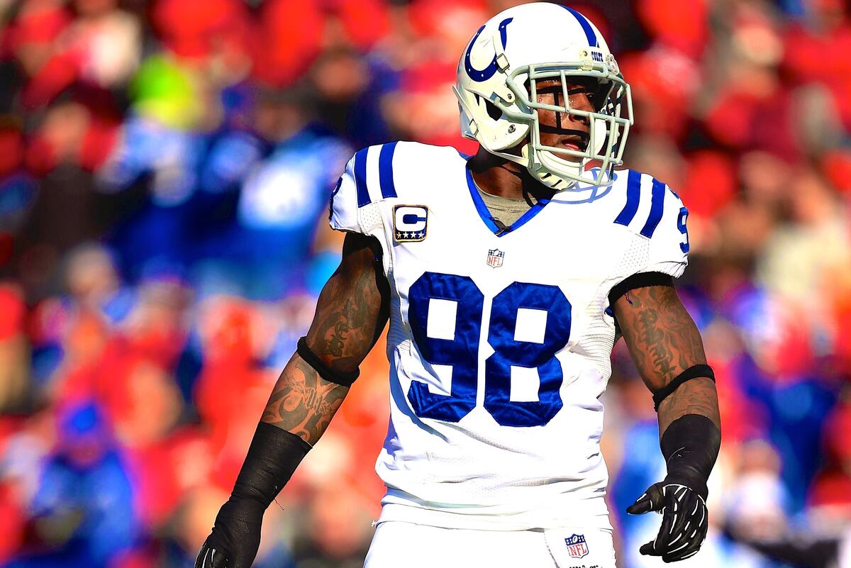 Robert Mathis Injury Leaves Colts Beyond Desperate for Immediate Pass ...