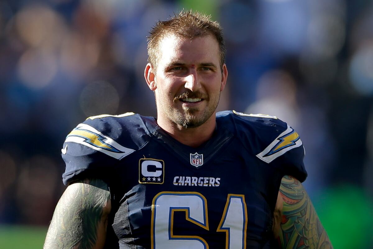 Nick Hardwick Injury: Updates on Chargers Center's Neck and Return ...