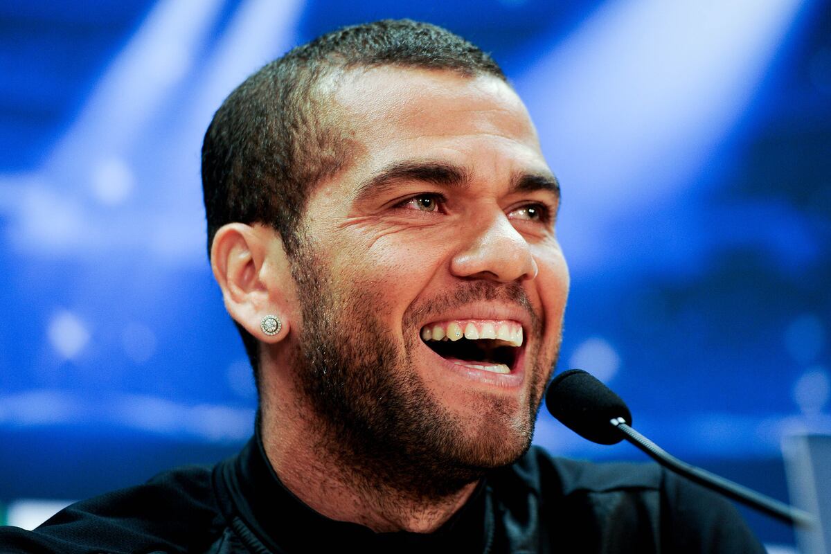 Dani Alves Returns from Injury as Barcelona Rest Star Names for APOEL ...