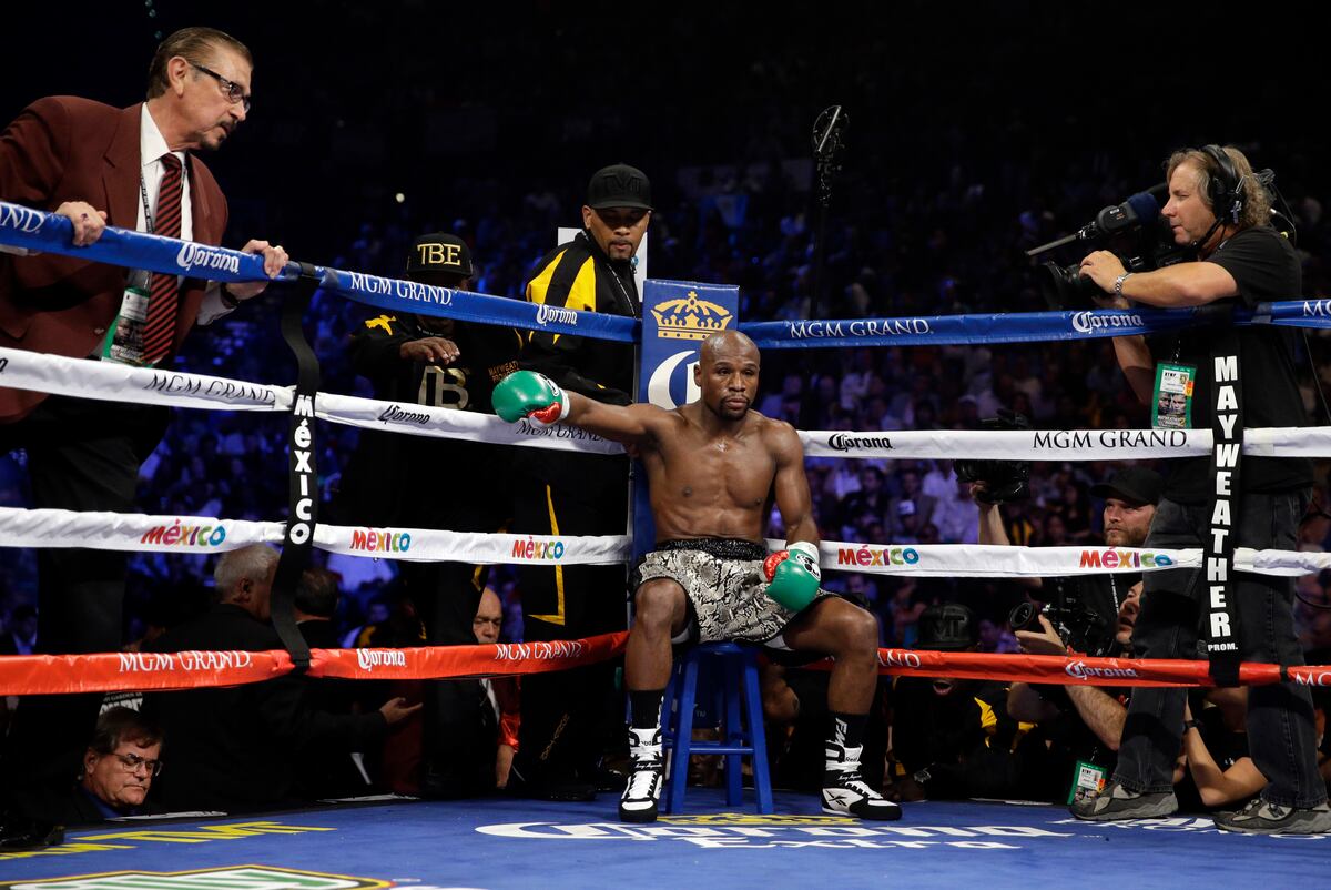 Floyd Mayweather's Record Must Be Tested by Tougher Opponent in Next ...