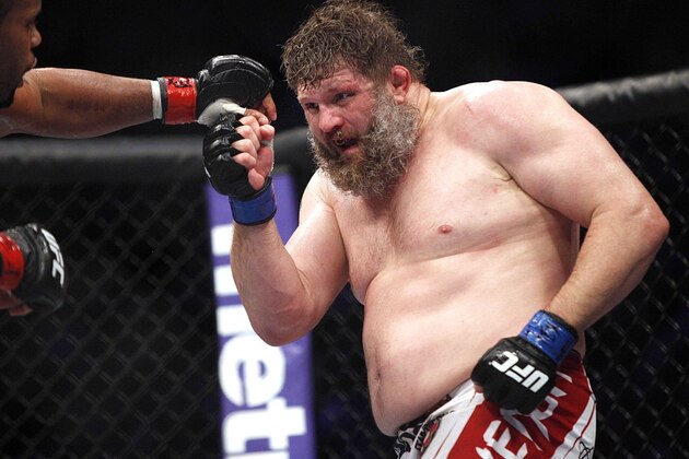 Roy Nelson Loses Already-Slim Chance at UFC Gold Against Mark Hunt