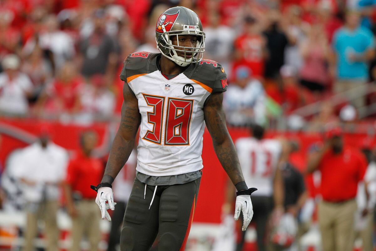 Dashon Goldson Injury: Updates on Buccaneers Star's Ankle and Return ...