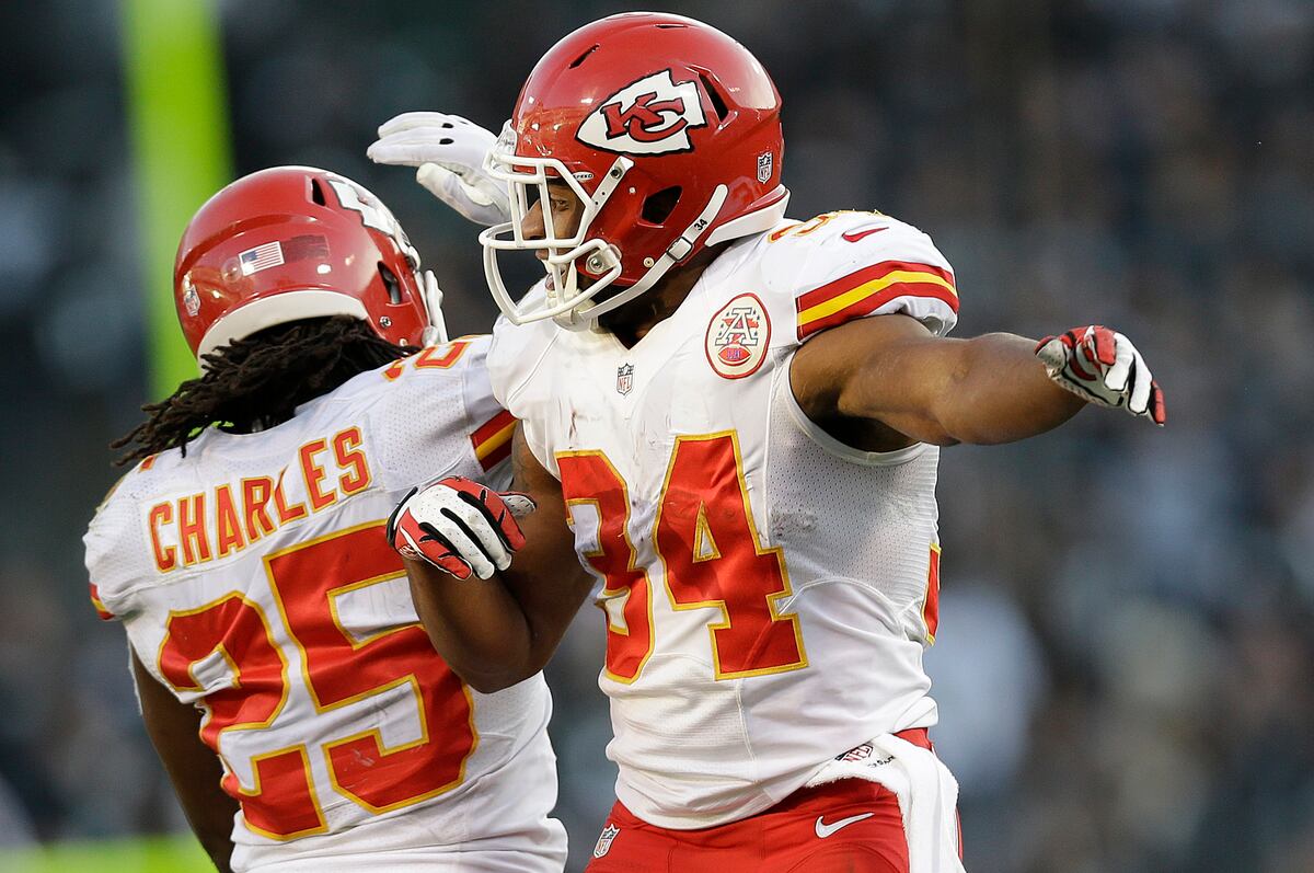Knile Davis' Emergence Gives Chiefs Deadly RB Duo, Plenty of Options on ...