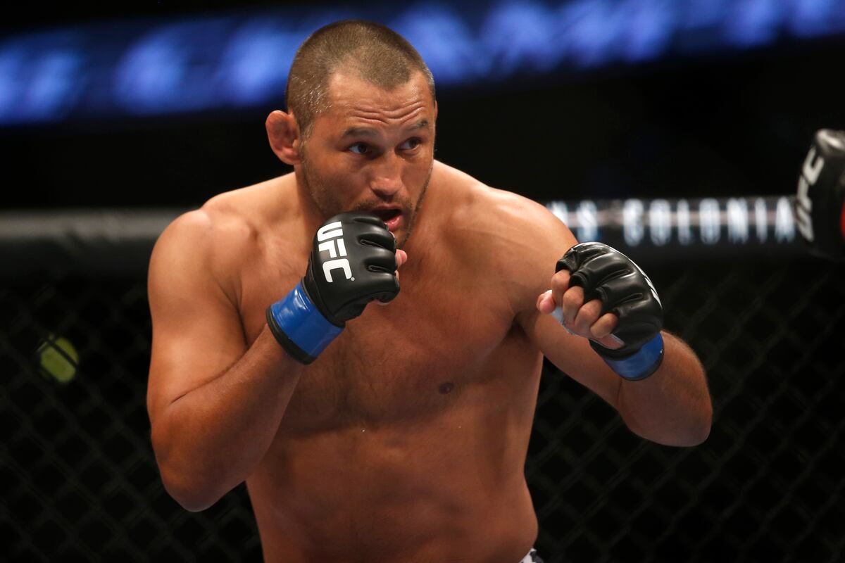Dan Henderson Agrees to Fight with 'Jacare' Souza, but Wants Matchup at ...