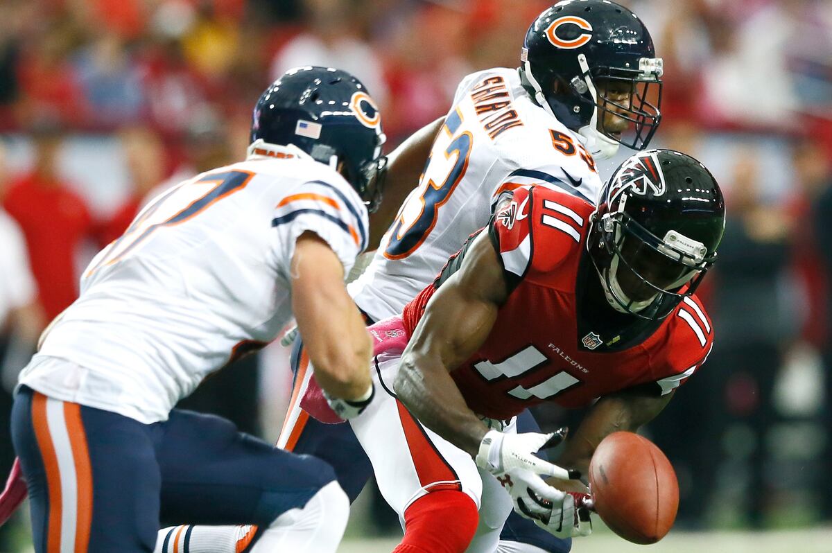 Chicago Bears Defense Flexes Its Muscles in Big Win vs. Atlanta Falcons ...
