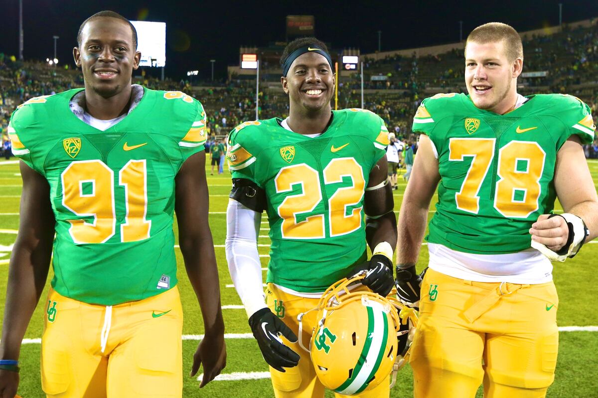 Improved Oregon Defense Reestablishes Ducks as Pac-12 Title Favorite ...