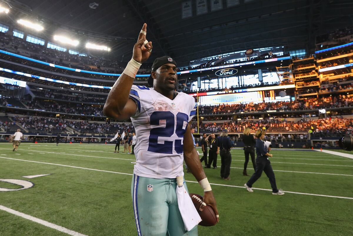 Cowboys' DeMarco Murray Sets NFL Record with 7th 100-Yard Game to Open ...