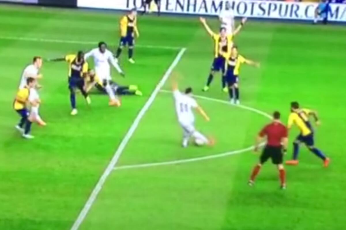 Tottenham's Erik Lamela Scores Outrageous Rabona in Europa League ...