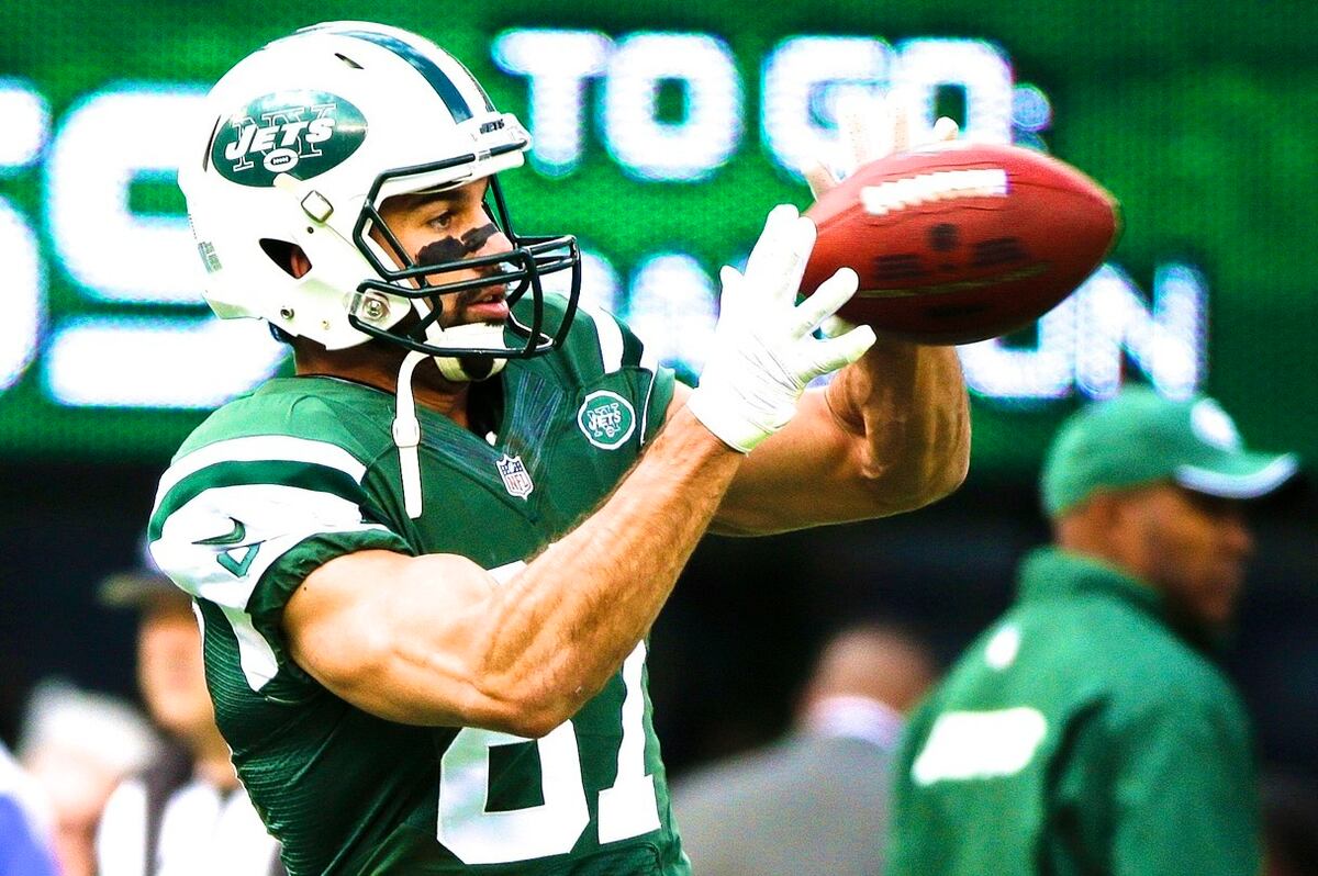 Eric Decker Asks Fans To Tweet Why They Love The Jets Incites Mass Sarcasm News Scores