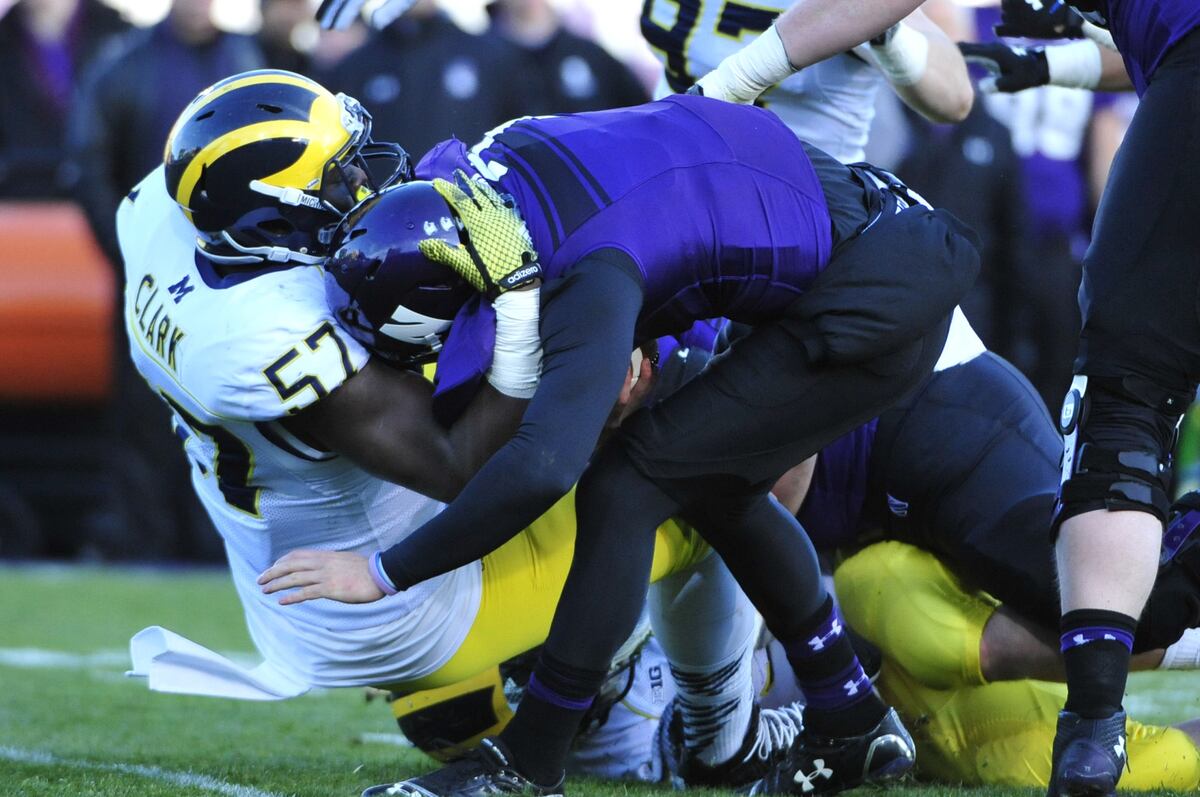 Frank Clark Makes Opponents Respect the Michigan Defensive Line | News ...