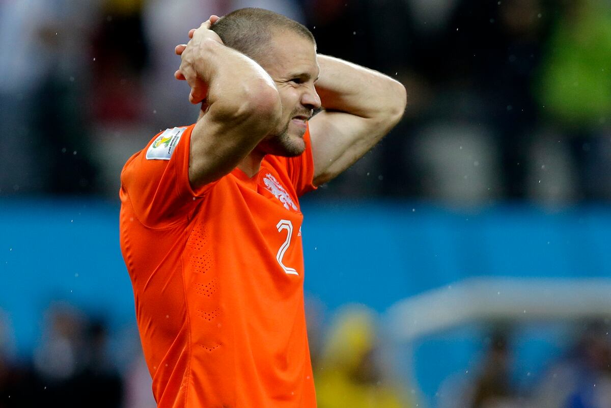 Ron Vlaar Injury: Updates on Aston Villa Star's Status and Return ...
