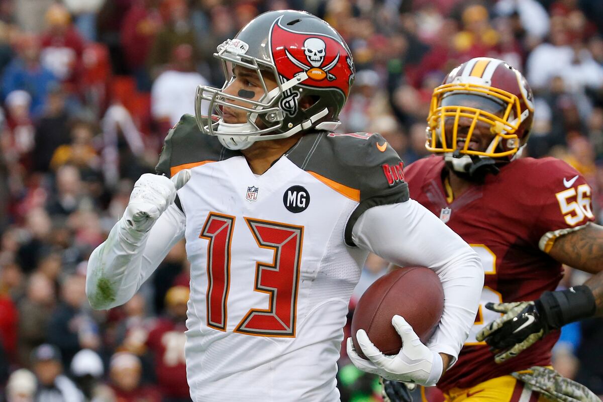 Bucs' Mike Evans Runaway Favorite for Offensive Rookie of the Year ...