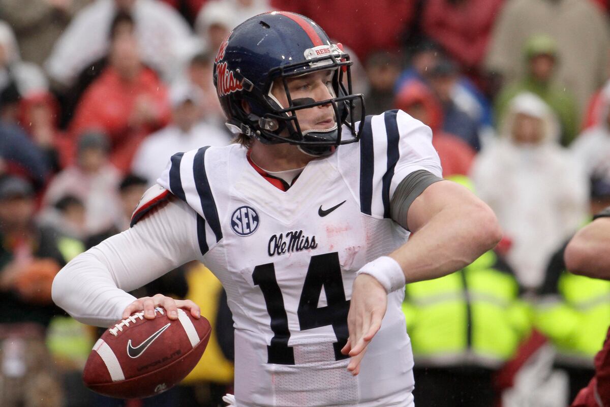 Bo Wallace Passes Eli Manning for Most Career Offensive Yards at Ole ...