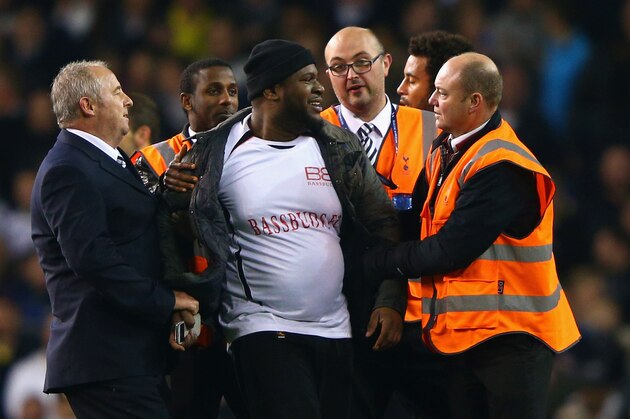White Hart Lane Pitch Invader Takes Selfies with Spurs Players, Evades ...