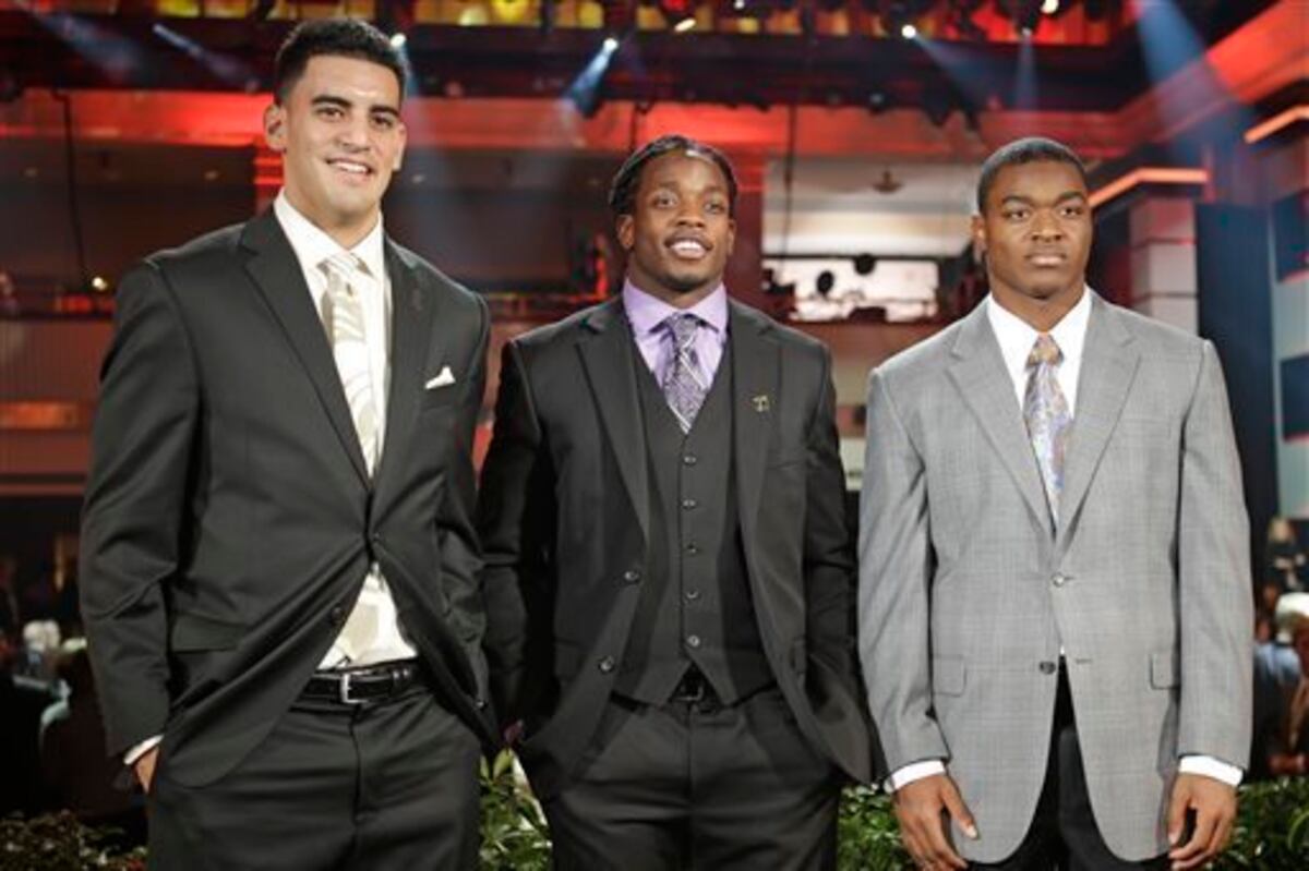 Hits and Misses of Top 2014 College Football Award Winners | News ... Hits and Misses of Top 2014 College Football Award Winners | News ...