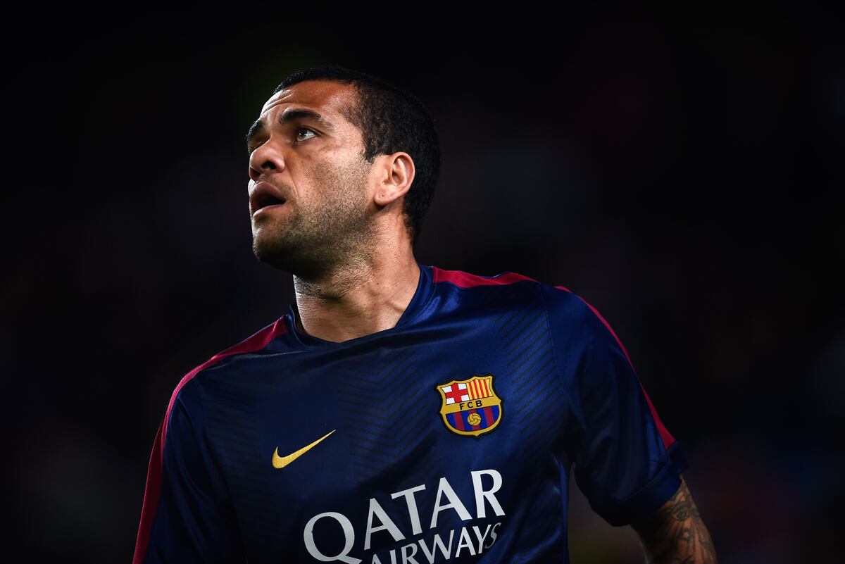 Dani Alves Injury: Updates on Barcelona Star's Hamstring and Return ...