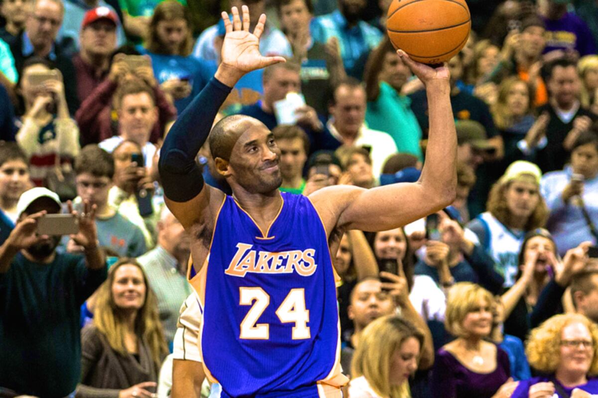 Kobe Bryant Passing Michael Jordan's NBA Scoring Mark a Bittersweet ...