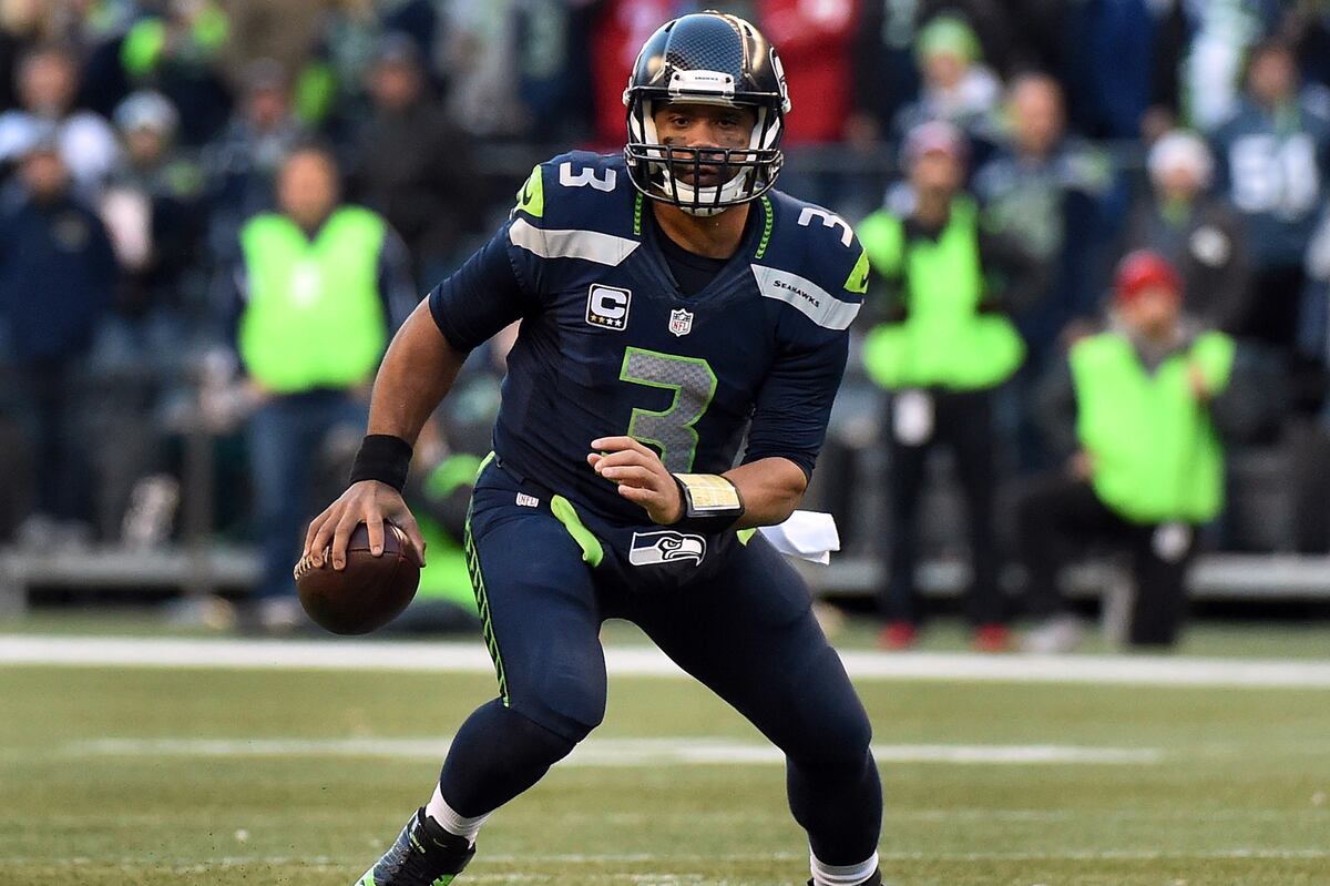 Russell Wilson's Creativity Outside of Pocket Critical During Title ...