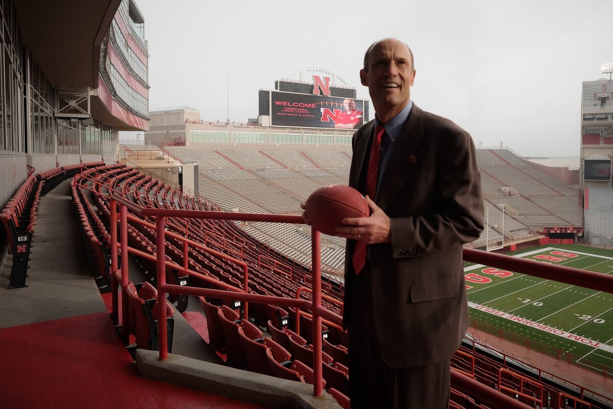 Nebraska Football: How Mike Riley's Recruiting Approach Differs from Bo ...