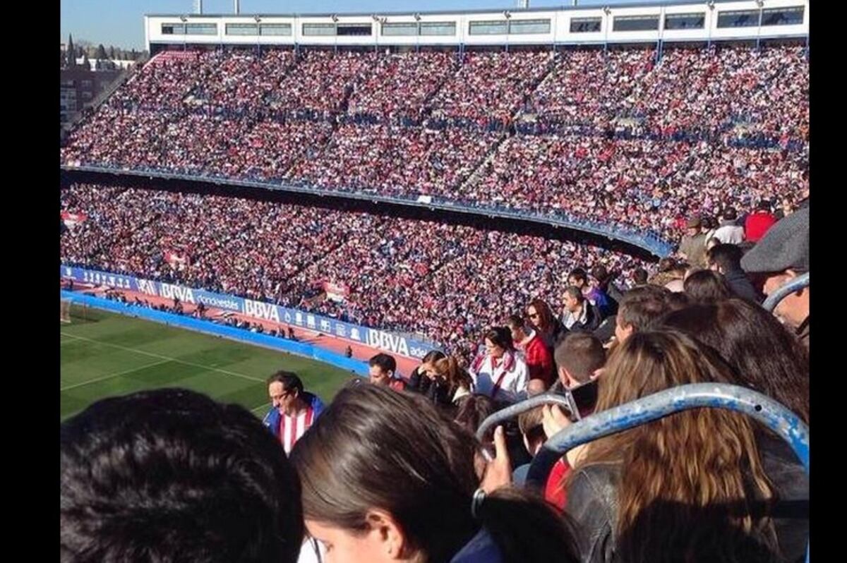 Over 40,000 Fans Turn Up to Welcome Fernando Torres Back to Atletico ...