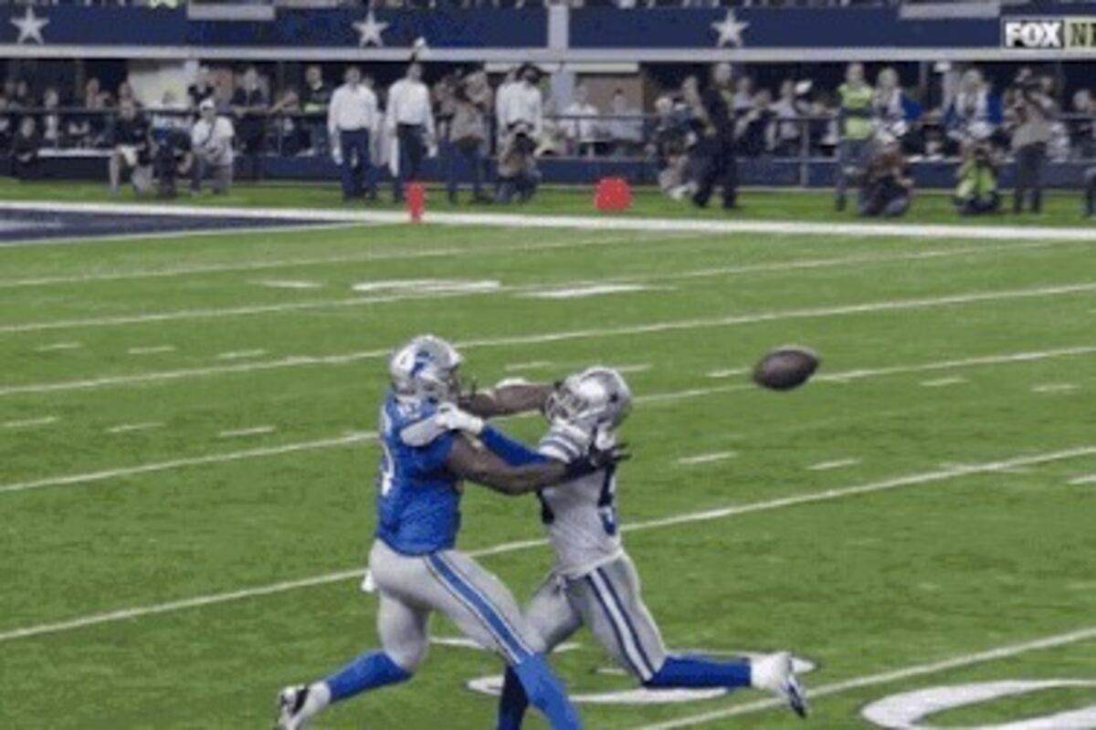 Refs Pick Up Flag After Pass Interference on Cowboys in 4th Quarter ...