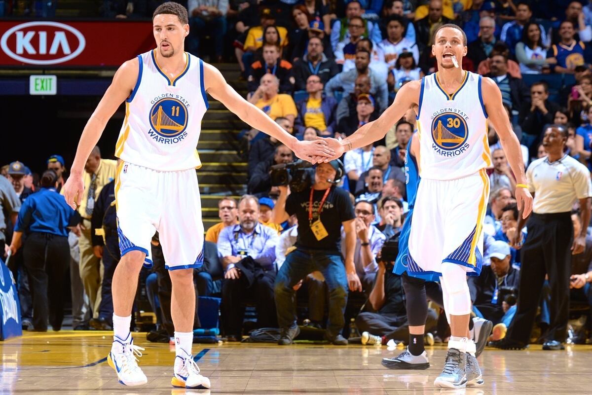 Stephen Curry and Klay Thompson Dueling Each Other Should Terrify NBA ...