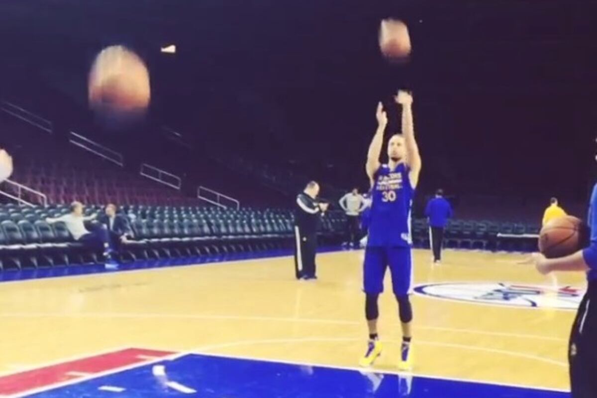 Stephen Curry Shows He Can Sink Left-Handed Free Throws with Ease ...