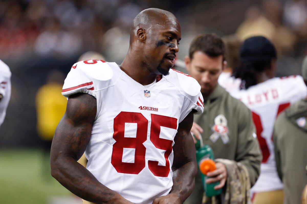 San Francisco 49ers: Will Vernon Davis Be a Cap Casualty? | News ...