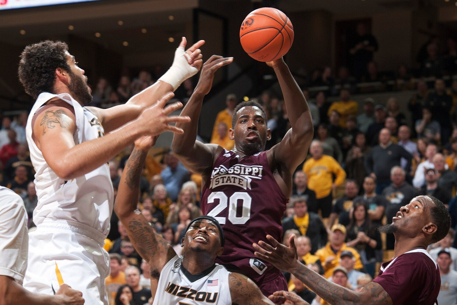 Mississippi State Men's Basketball Team Plane Makes Emergency Landing ...