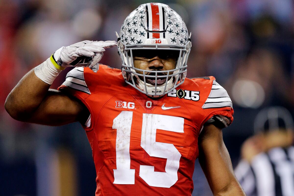 Ezekiel Elliott Injury: Updates on Ohio State Star's Wrist Surgery and ...