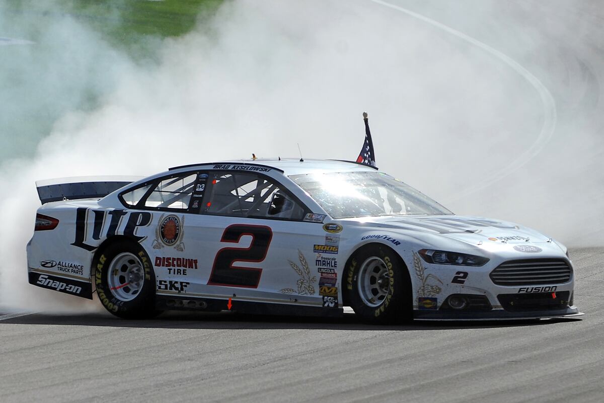 NASCAR at Las Vegas 2015: Start Time, Live Stream, TV Schedule and More ...