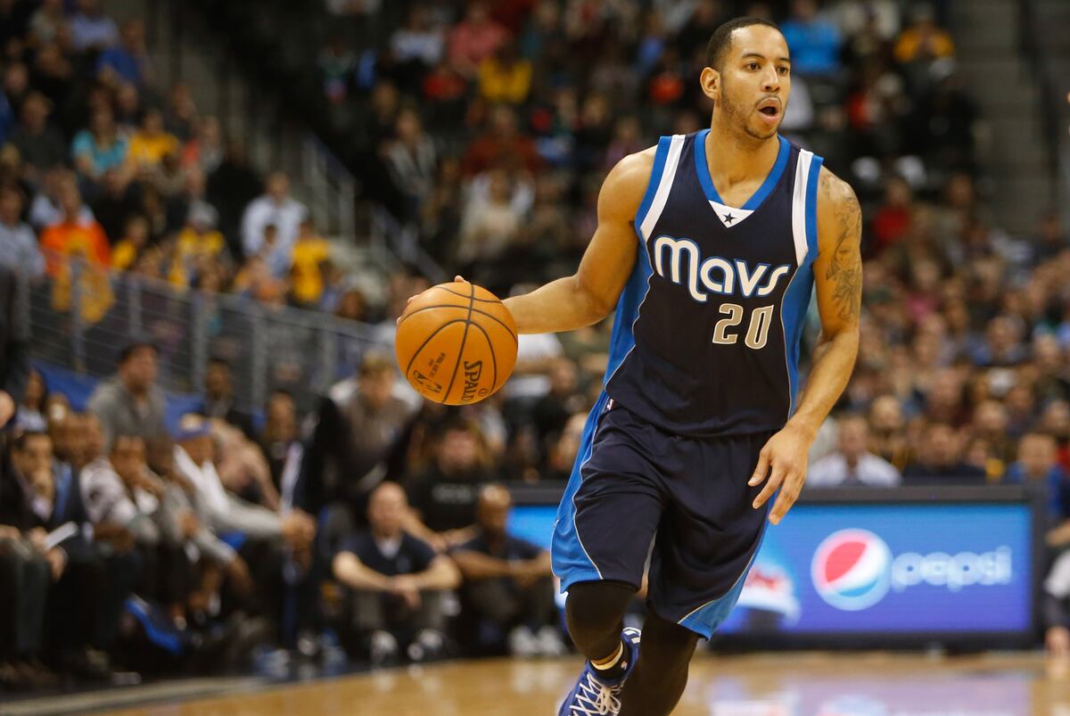 Devin Harris Injury: Update on Mavericks Guard's Hand and Return | News ...