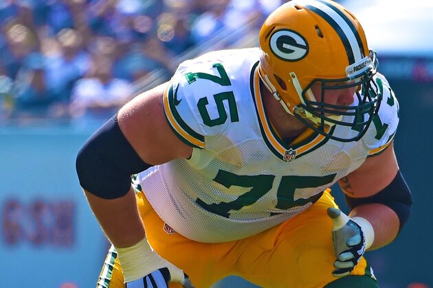 Packers Stick to Proven Blueprint, Re-Sign OT Bryan Bulaga