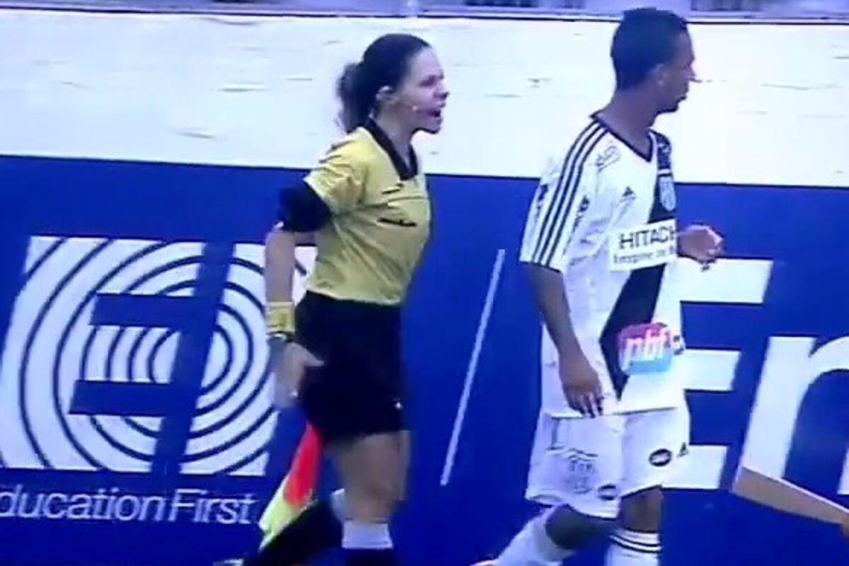 Female Assistant Referee Shouts Down Player Who Dared to Protest Her ...