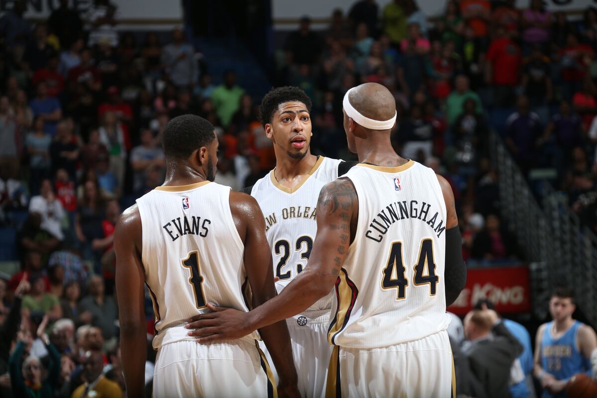 Davis Becomes 1st with 36 Points, 14 Rebounds, 9 Blocks, 7 Assists ...