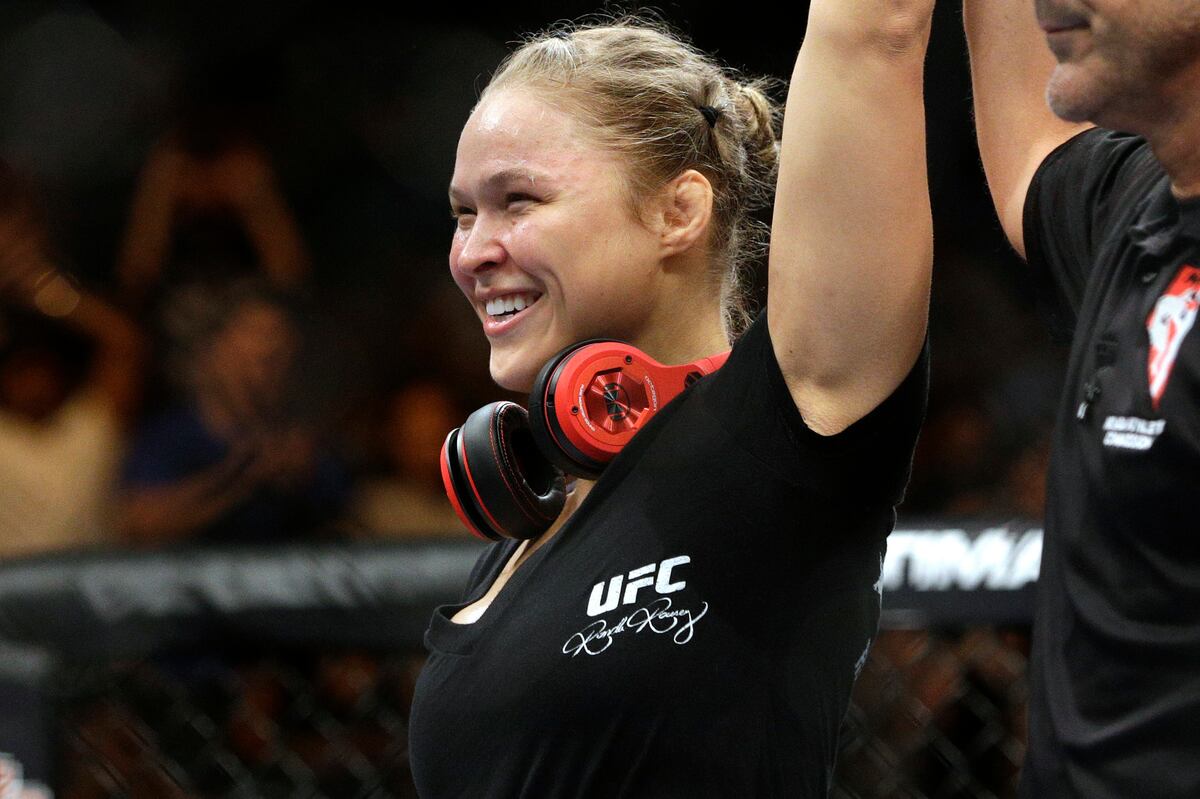 Ronda Rousey vs. Bethe Correia Confirmed for UFC 190 in Brazil | News ...