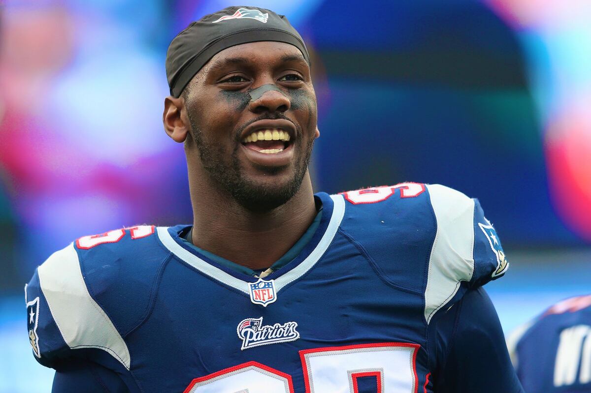 Chandler Jones Injury: Updates on Patriots Star's Recovery from Surgery ...