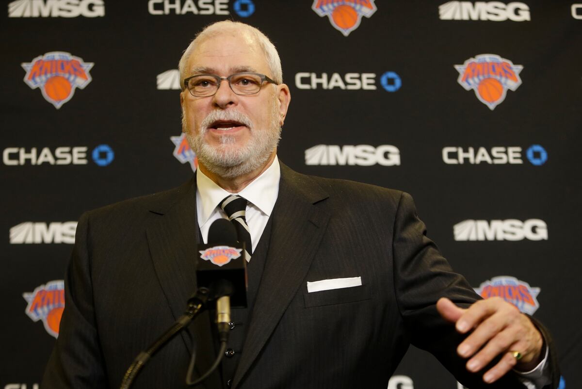 Phil Jackson Reassures New York Knicks Season-Ticket Holders in Video ...