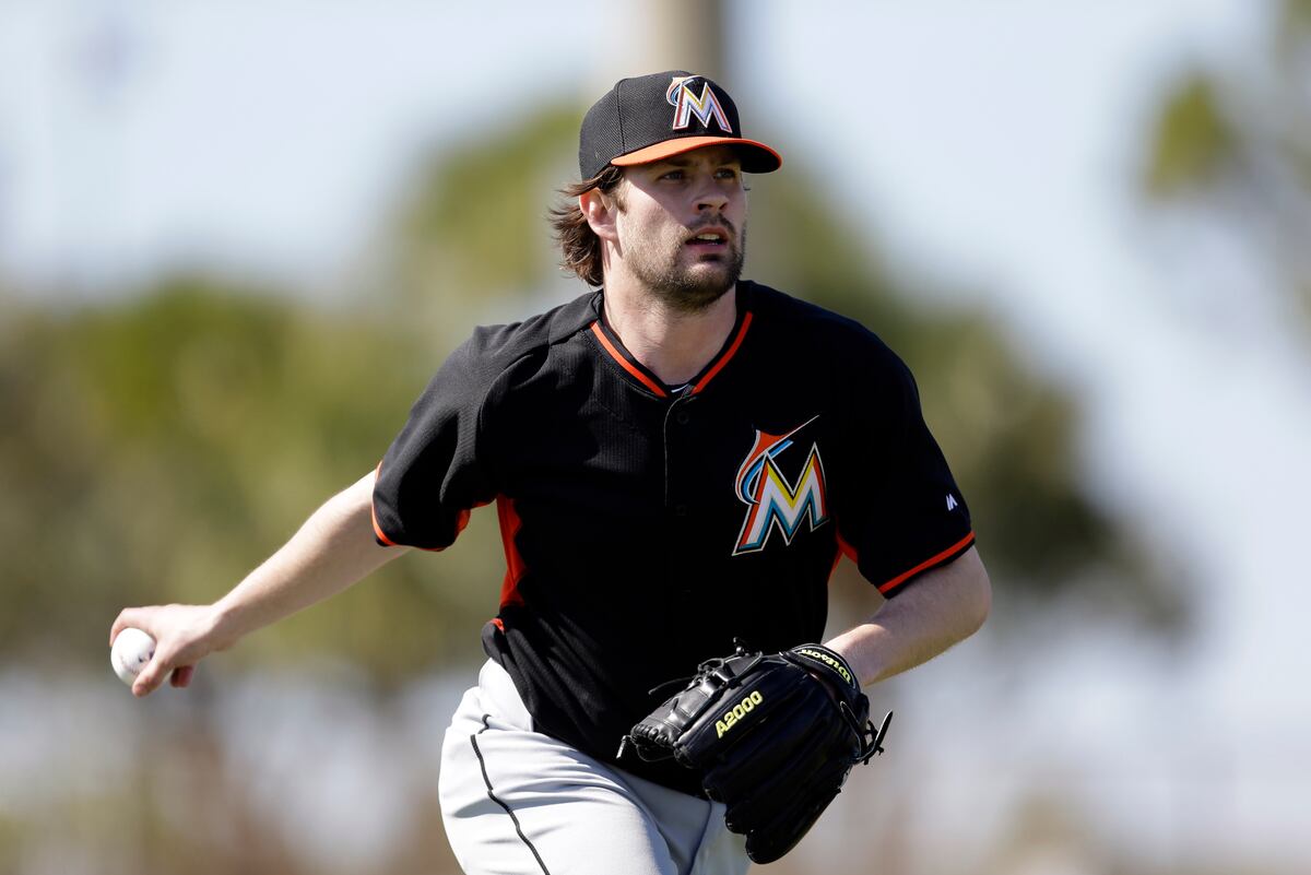 Aaron Crow Injury: Updates on Marlins Pitcher's Elbow, Recovery | News ...