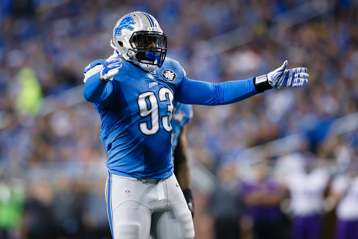George Johnson Trade to Tampa Bay Ends in a Win for Detroit Lions ...