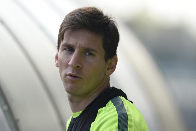 Lionel Messi Travels to Italy to See His Nutritional Therapist Giuliano ...