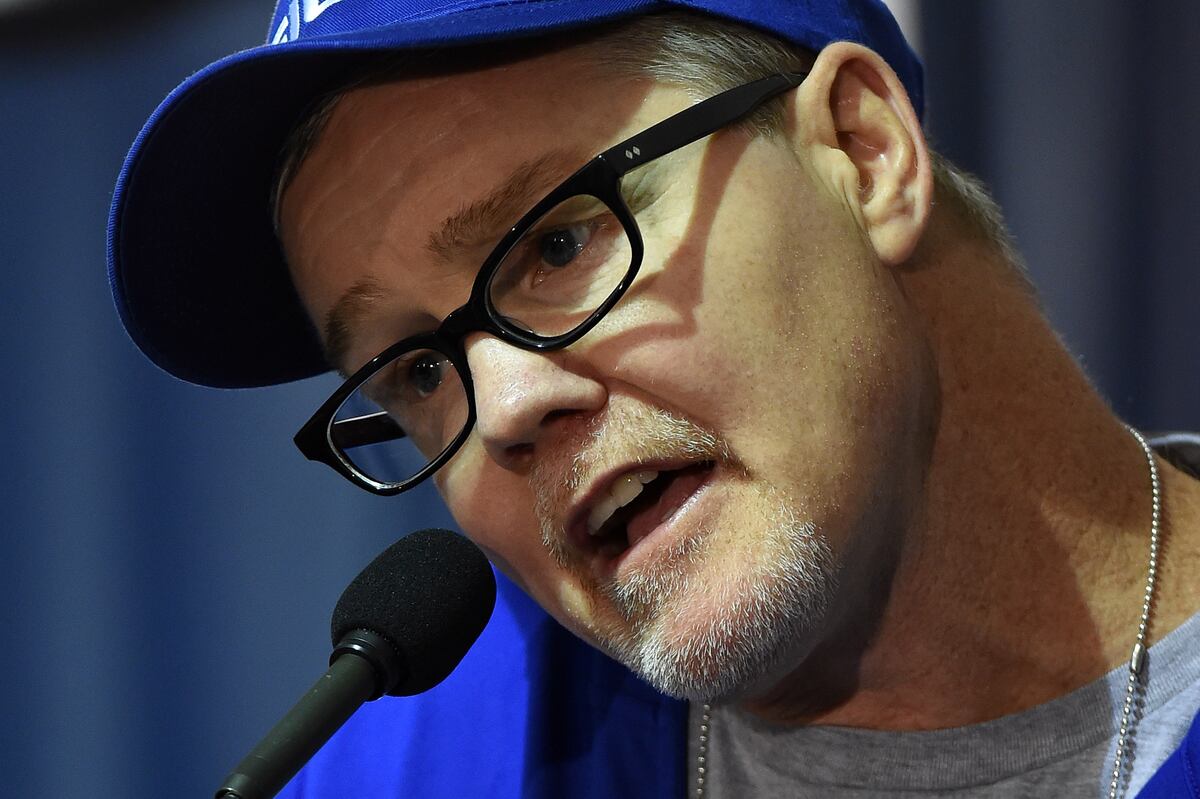Mayweather vs. Pacquiao: Freddie Roach, Floyd Sr Spark Gloves Row Ahead ...