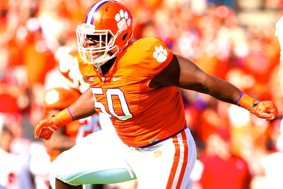 Grady Jarrett, Family Uninjured After Fire at Home During 2015 NFL ...