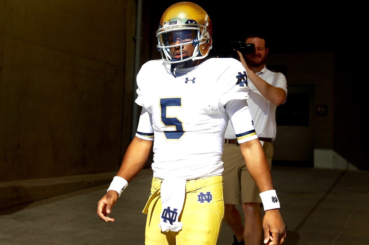 Source Confirms South Carolina Interested in Home-State Hero Everett ...