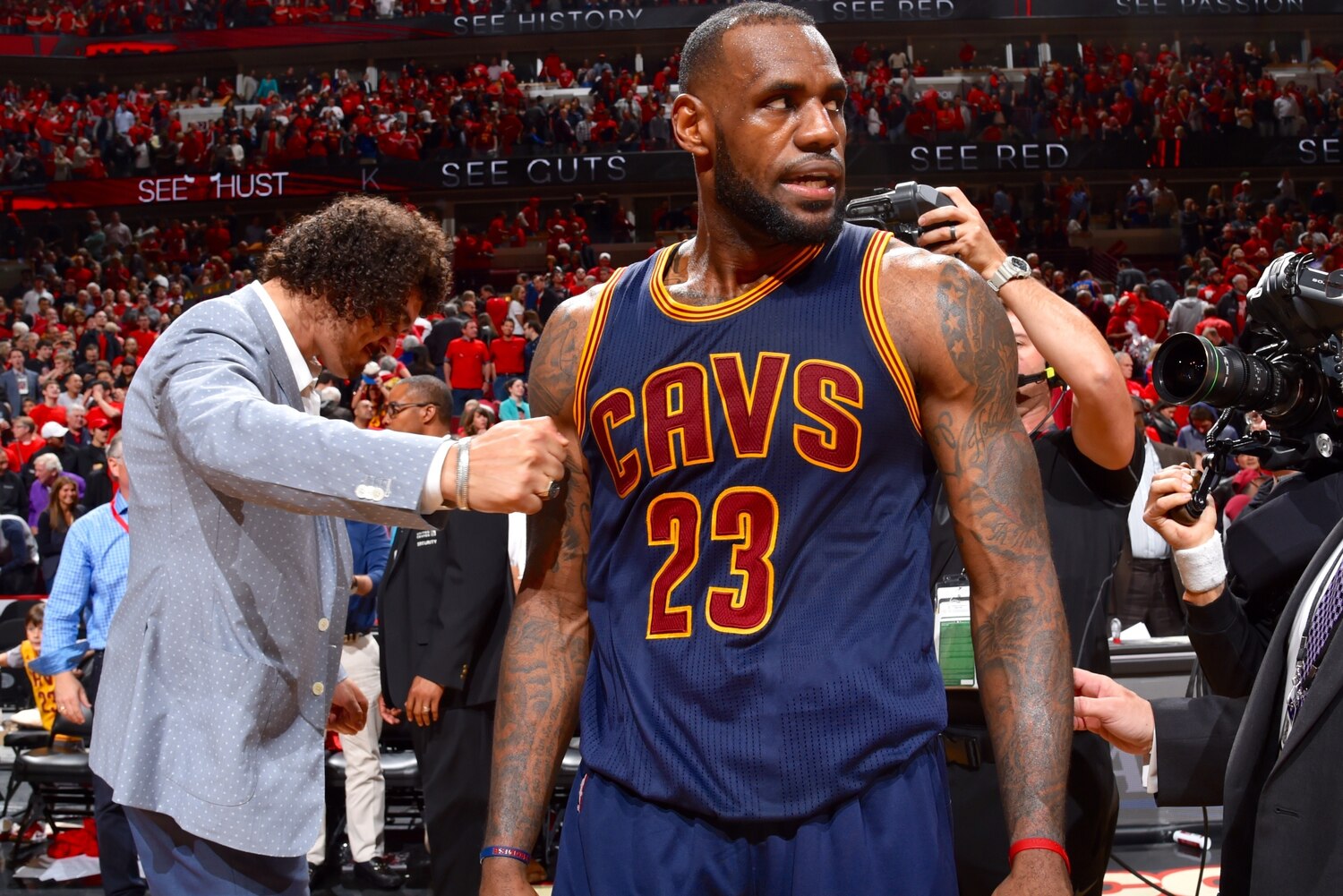 Despite Coach, Teammates, LeBron James Delivers Another Epic Playoff ...