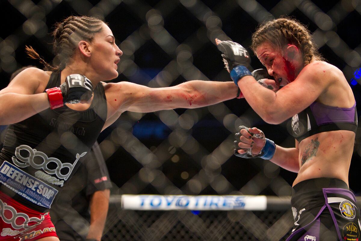 UFC Women's Bantamweight Leslie Smith Beats Up Male Groper at ...
