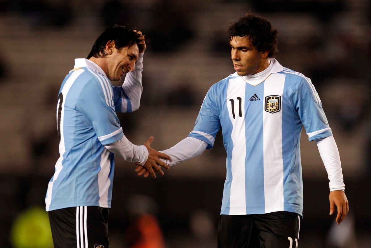 Carlos Tevez Showers Praise on Argentina Team-Mate Lionel Messi | News ...