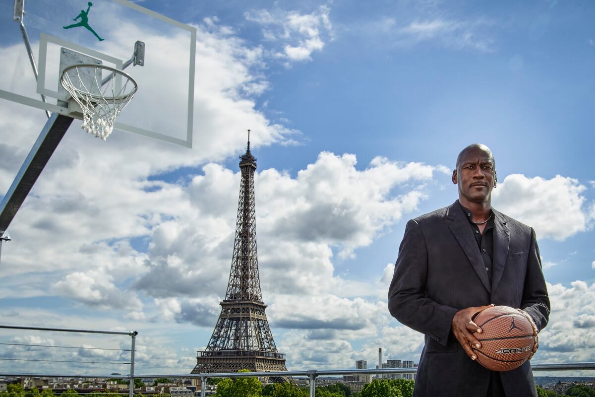 Michael Jordan Is Still Confident He Can Beat Hornets Players 1-on-1 ...