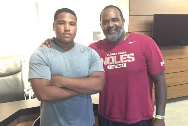 How 300-Pound, 14-Year-Old Tru Thompson Earned 1st CFB Scholarship Offer